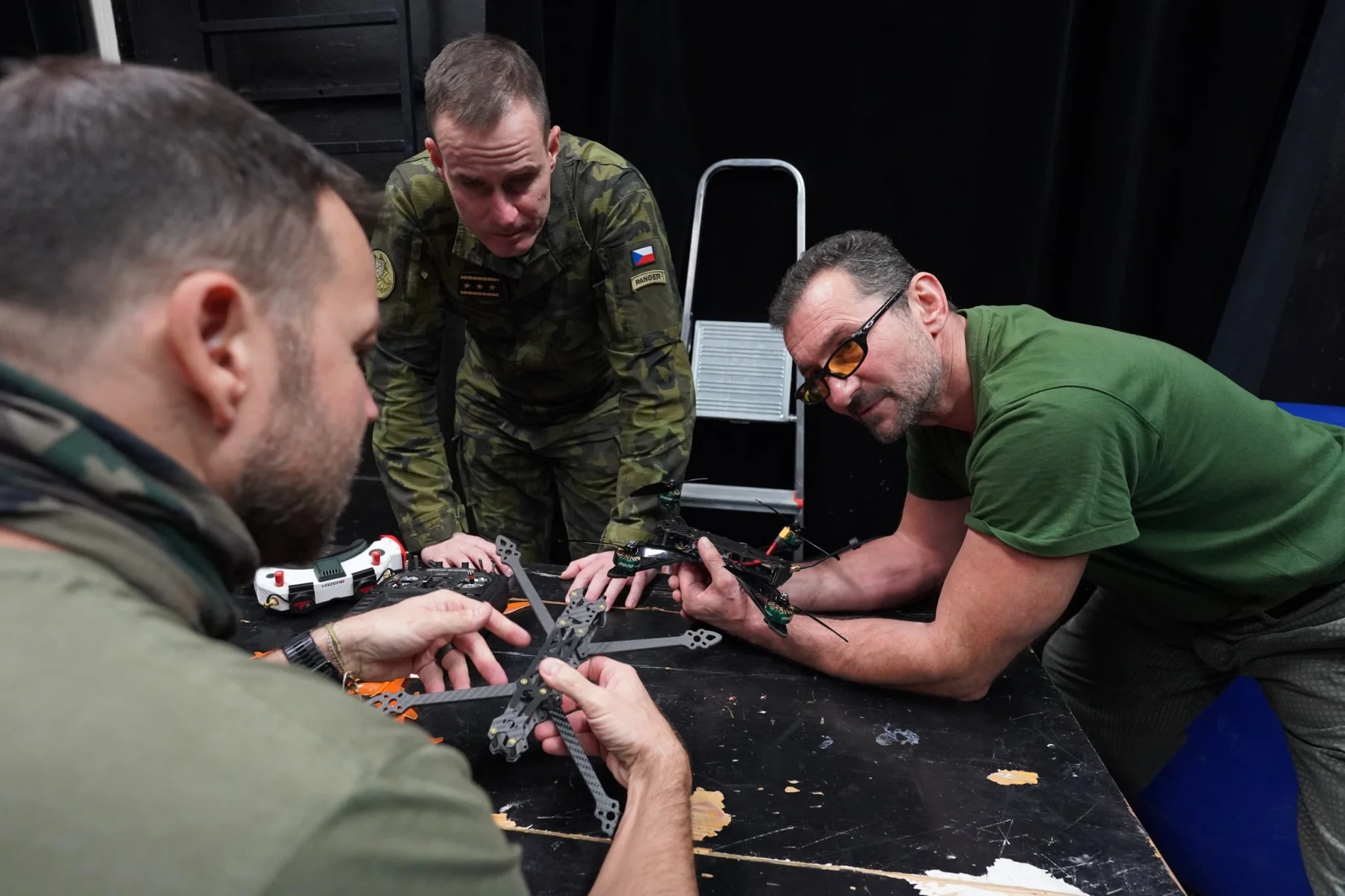 Fiala svolal jednání ministerstva obrany a organizátorů sbírky na drony ...