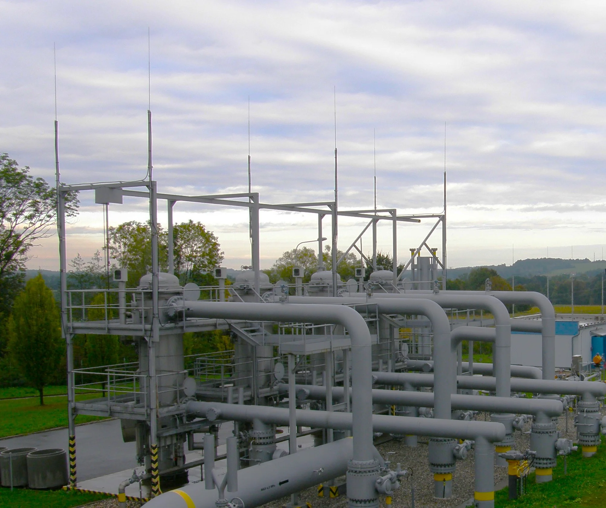 Jsme připraveni na zimu? Zásobníky plynu v Česku jsou na 90 %. Za jakou ...